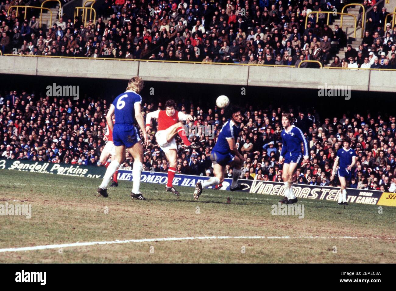 Arsenal's Malcolm MacDonald (second l) fires a shot past Chelsea's ...