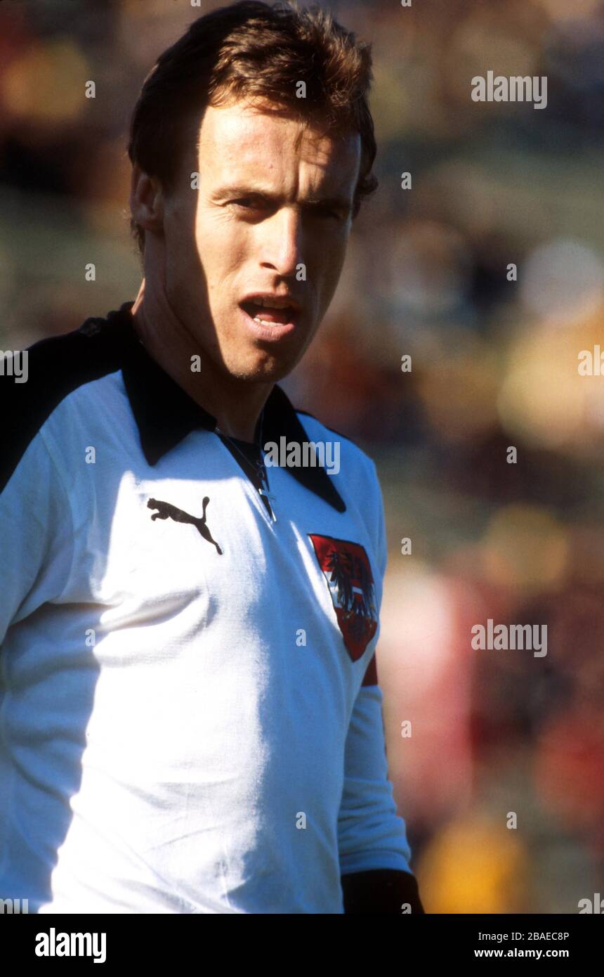 Robert sara hi-res stock photography and images - Alamy