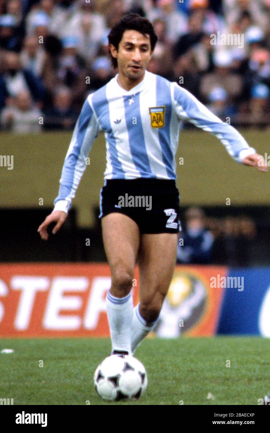 Osvaldo ardiles hi-res stock photography and images - Alamy