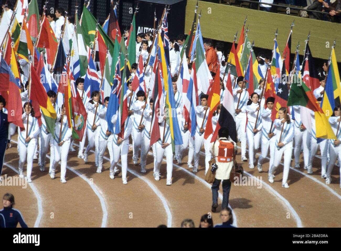 Flag bearers hi-res stock photography and images - Alamy