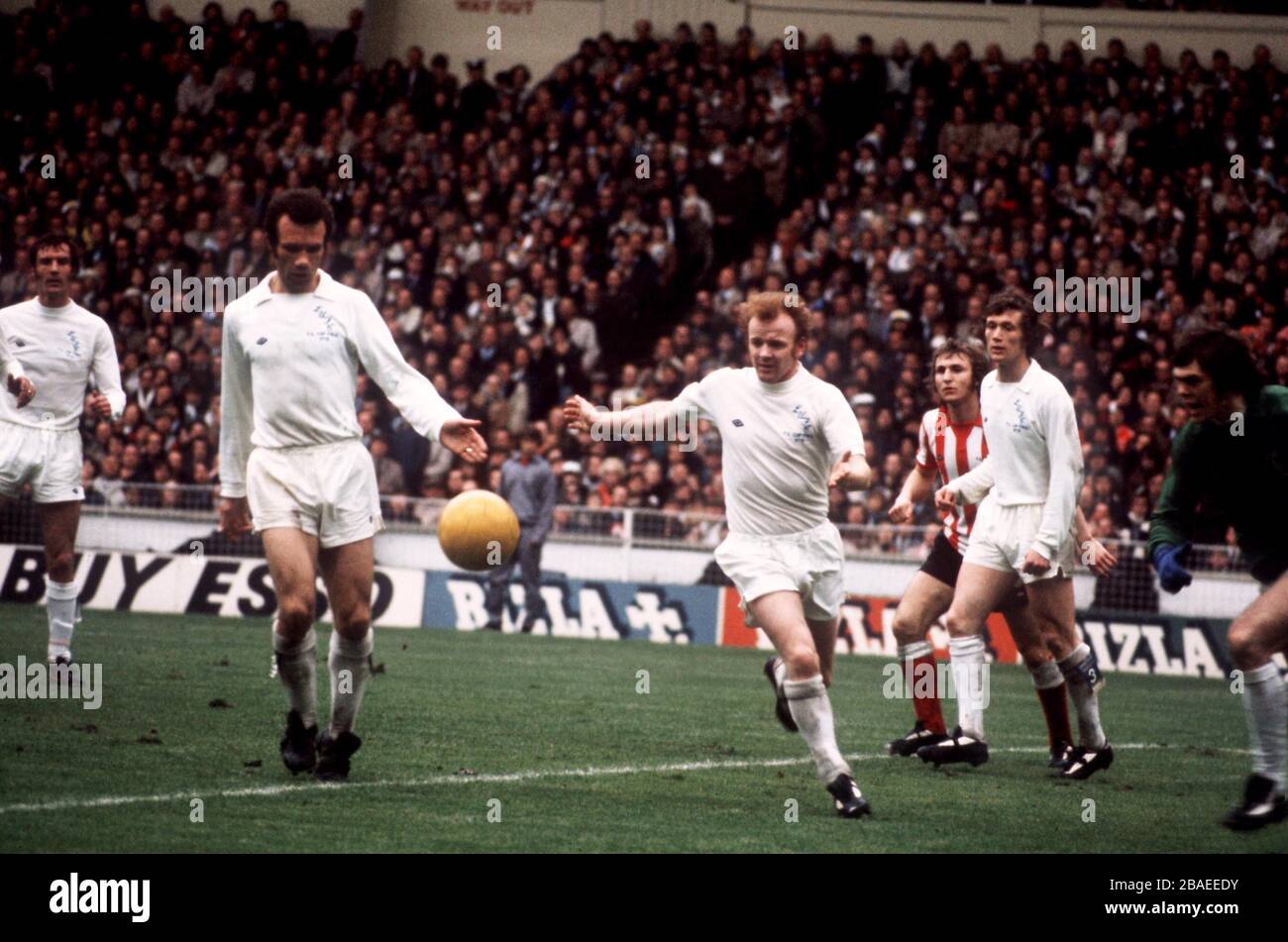 (l-r) Paul Madeley, Paul Reaney, Billy Bremner all Leeds United, Dennis ...
