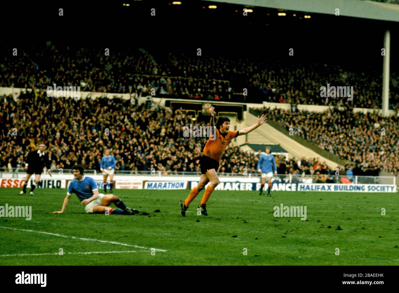John richards wolverhampton wanderers hi-res stock photography and ...