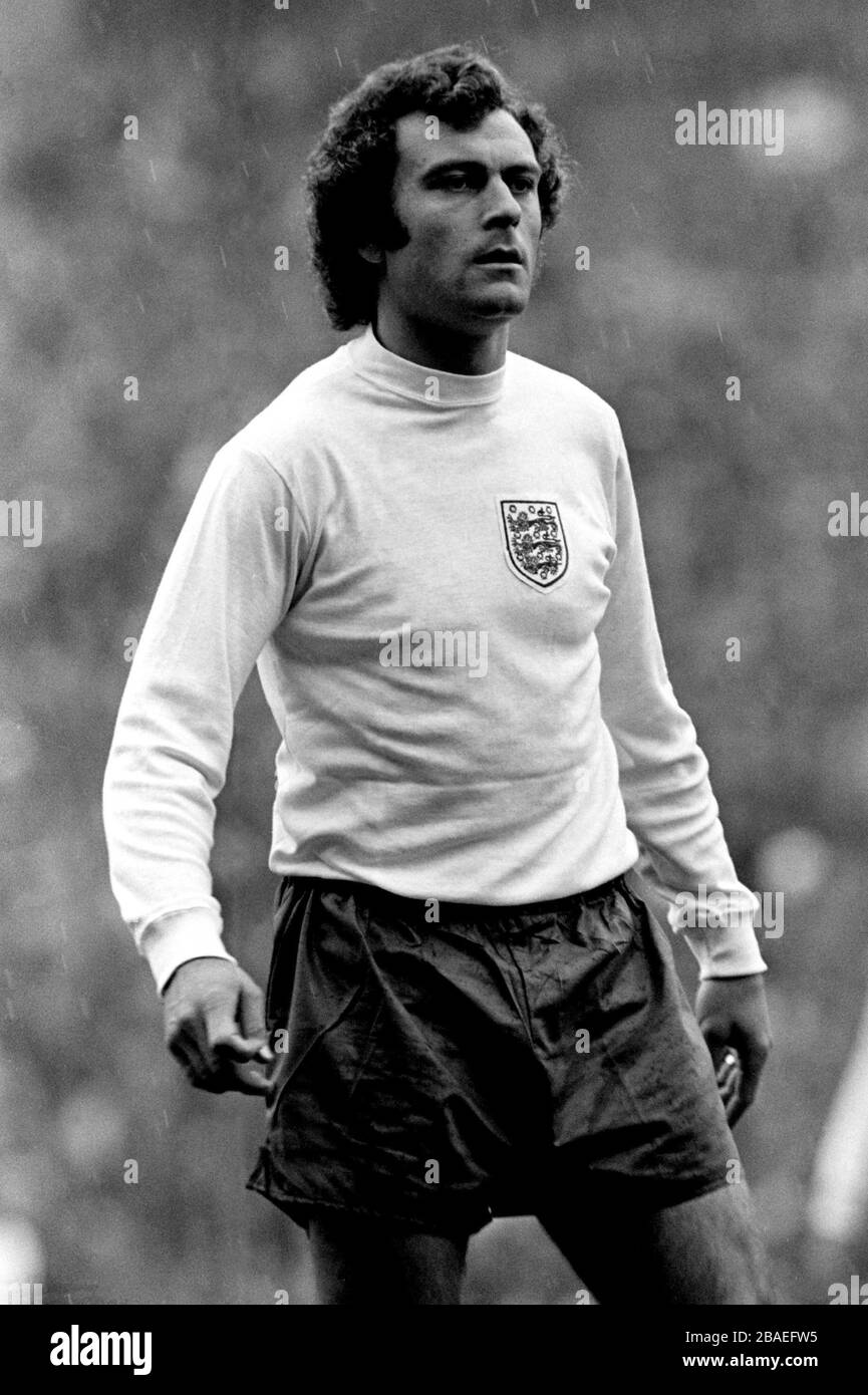 Football top half stock natpub hi-res stock photography and images - Alamy