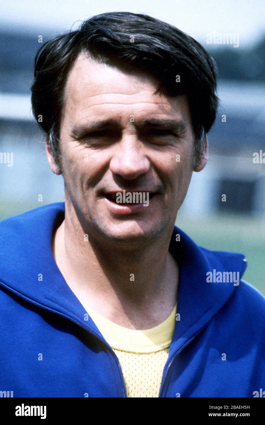 Sport football head head shot bobby robson hi-res stock photography and ...