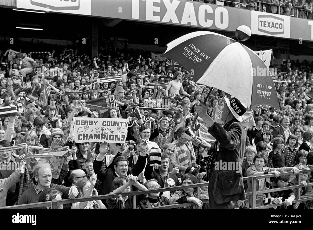 Football fans title celebration championship hi-res stock photography ...