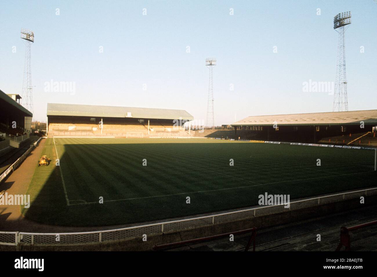 Stadium shot of boothferry park hi-res stock photography and images - Alamy