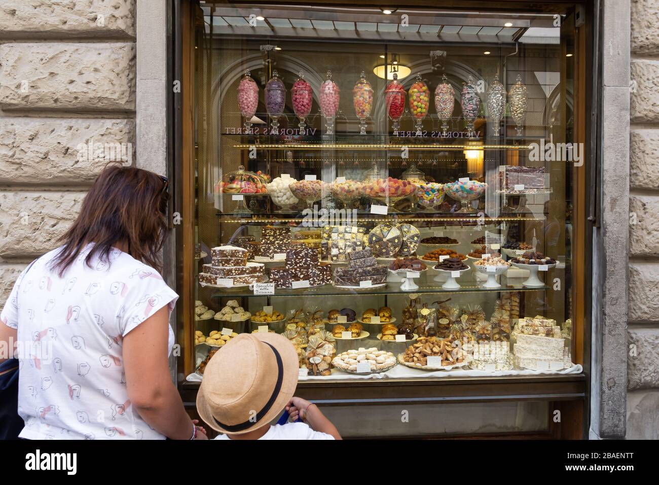 Migone confetti hi-res stock photography and images - Alamy