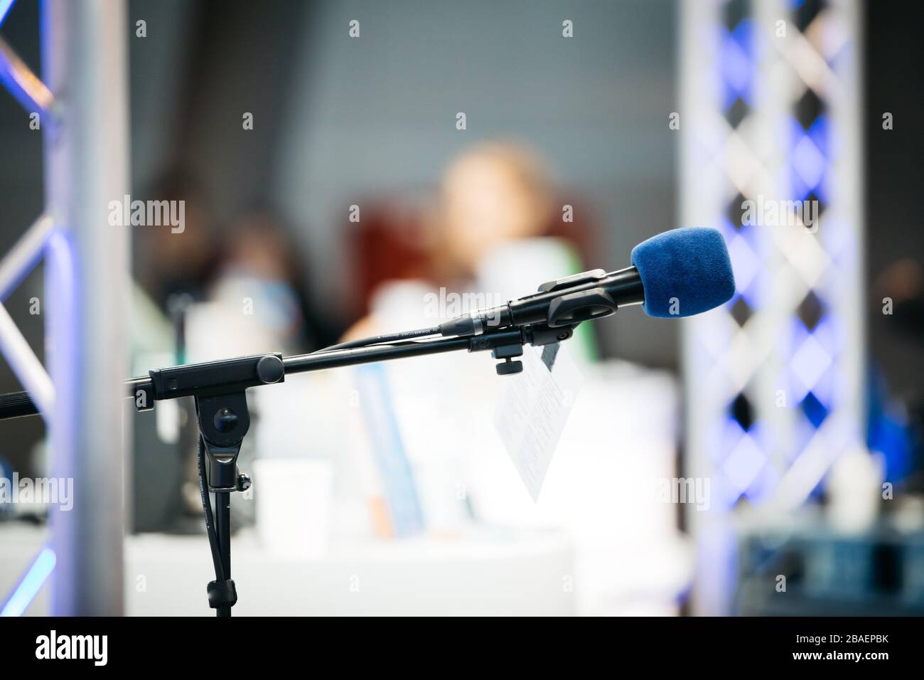 Stage a mic hi-res stock photography and images - Alamy