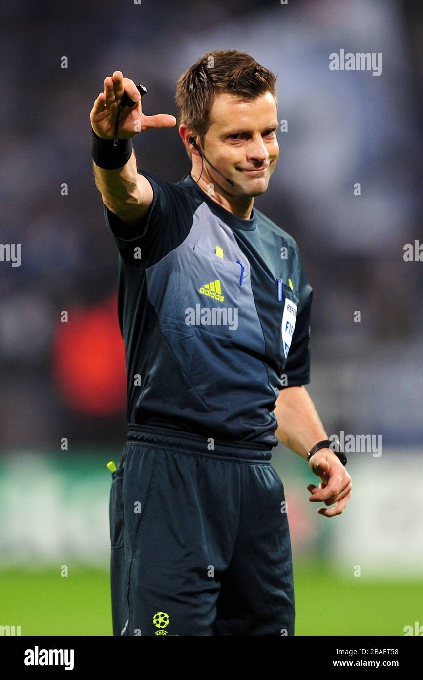 Referee nicola rizzoli hi-res stock photography and images - Alamy