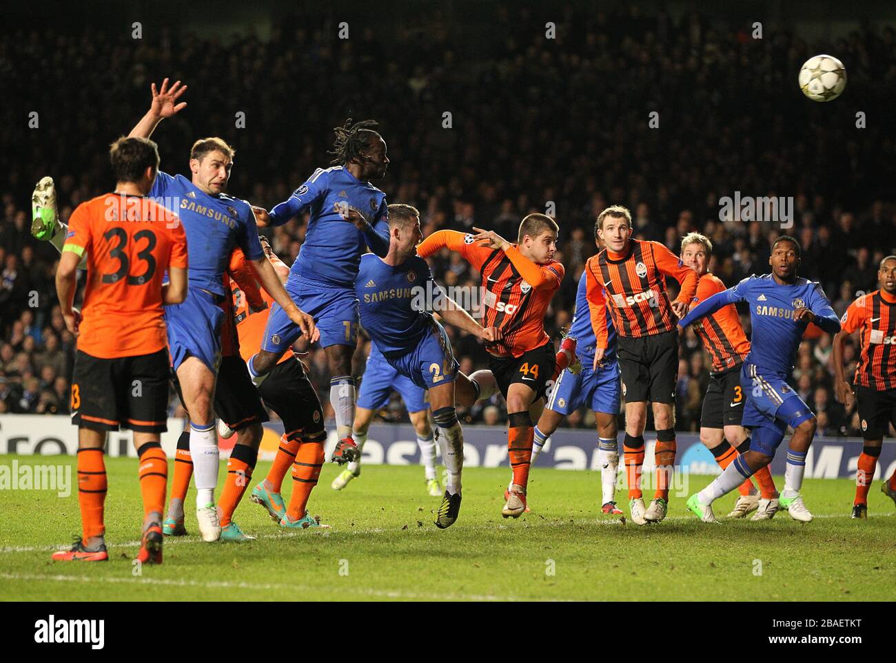 Scores the winning goal hi-res stock photography and images - Alamy