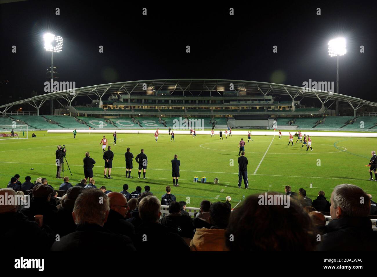 Spectators at the Kia Oval watch the FA Cup Final Rematch Stock Photo ...