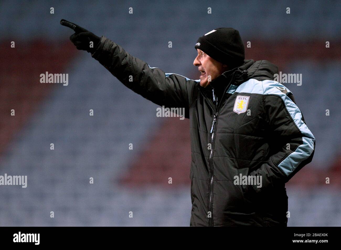 Coach Tony McAndrew, Aston Villa Stock Photo - Alamy