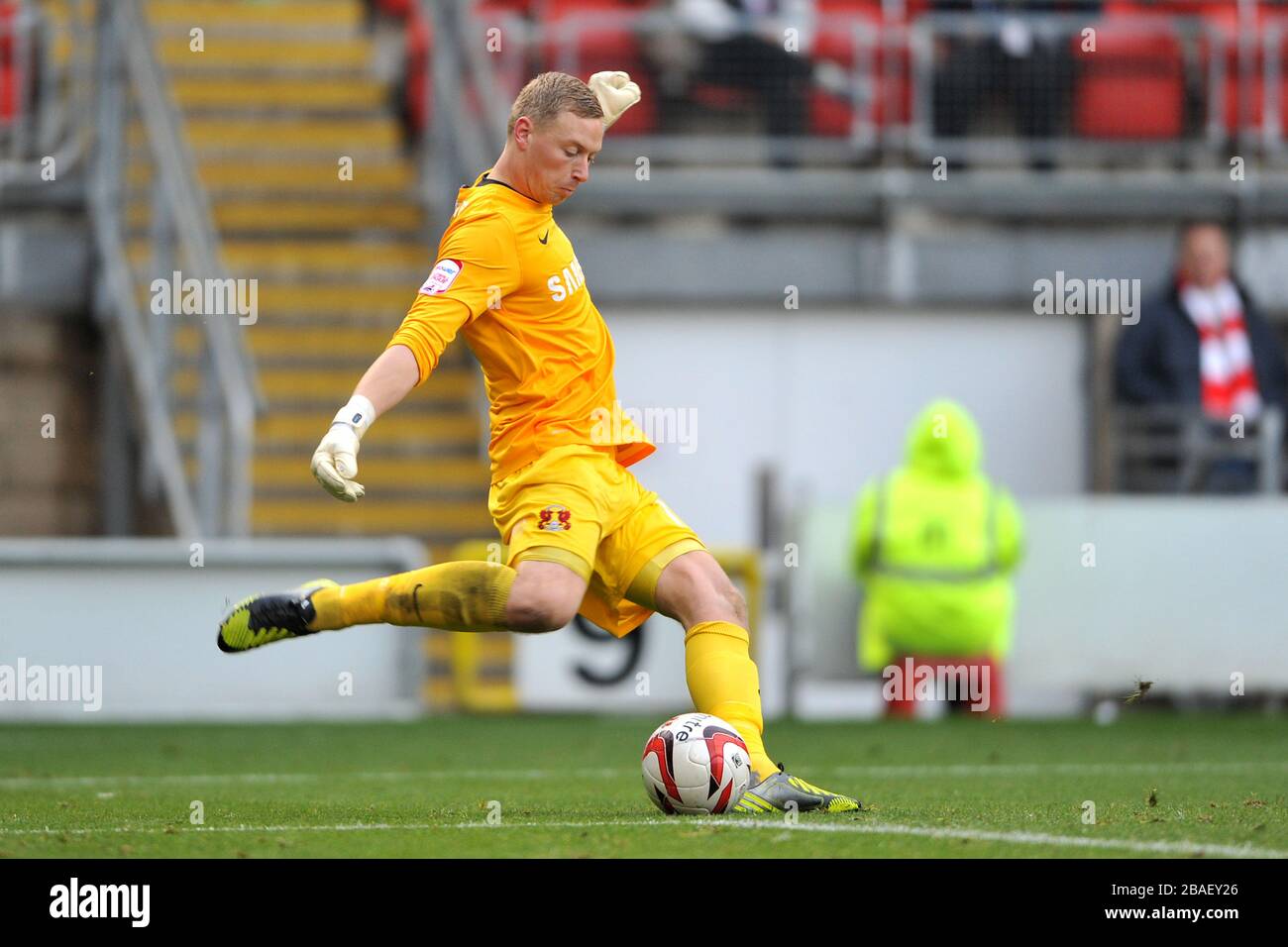 Leyton Orient goalkeeper Ryan Allsop Stock Photo - Alamy