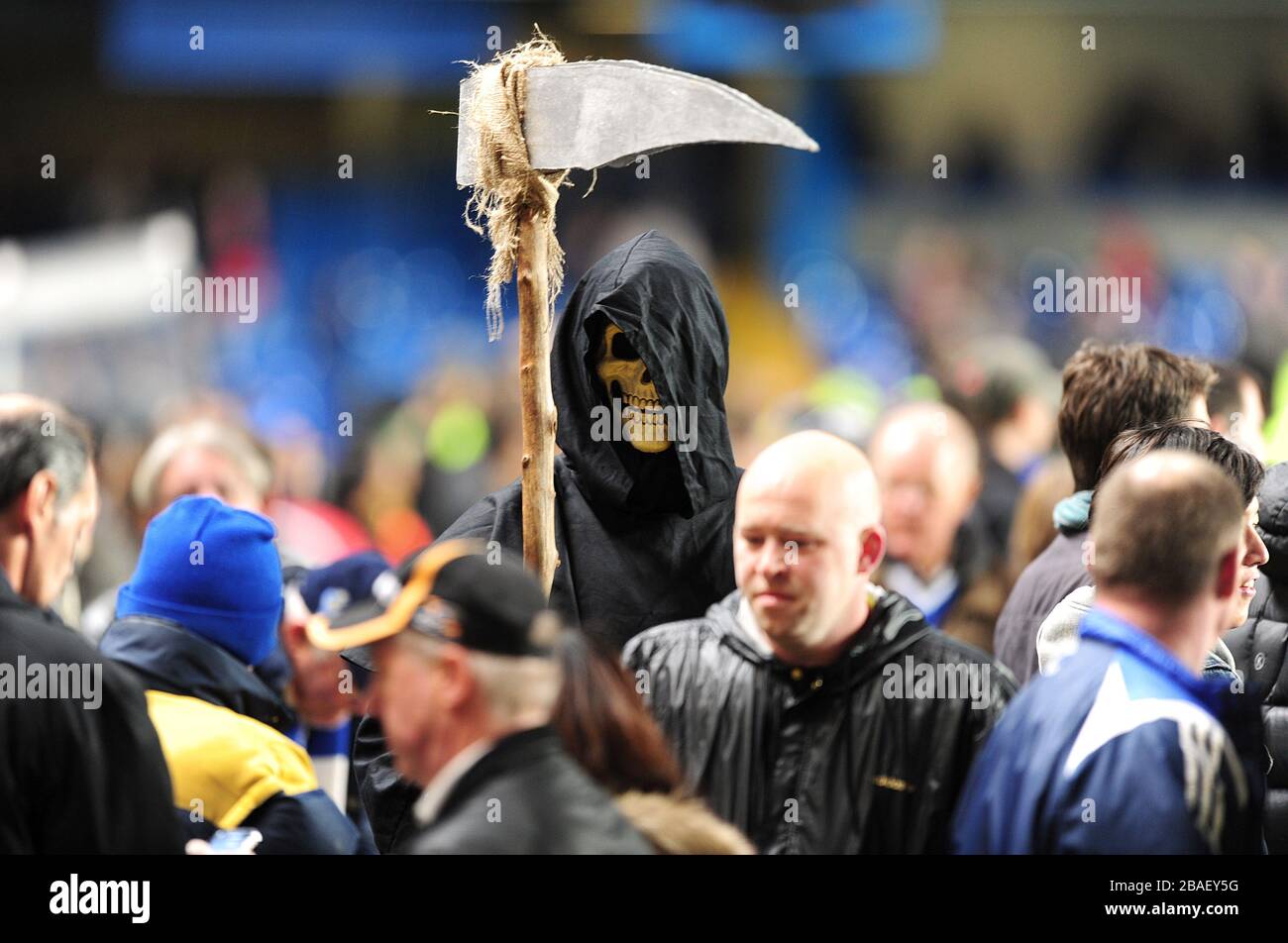 Football fans in the stands hi-res stock photography and images - Alamy