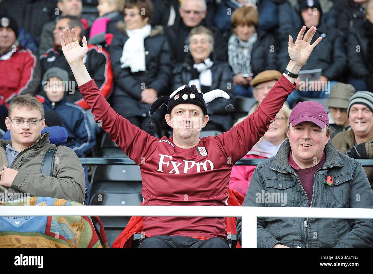 Fulham fan hi-res stock photography and images - Alamy