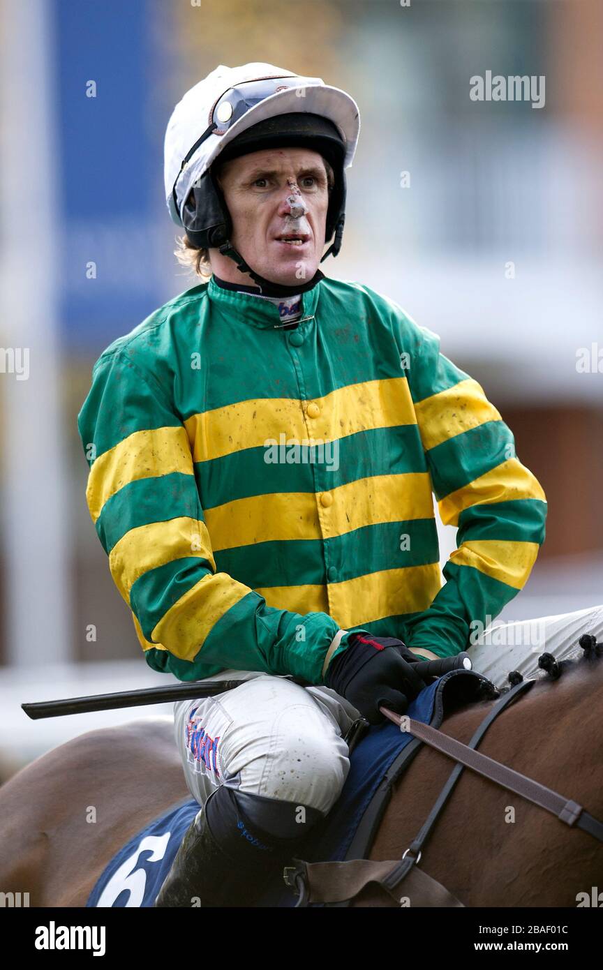 Jockey tony mccoy hi-res stock photography and images - Alamy