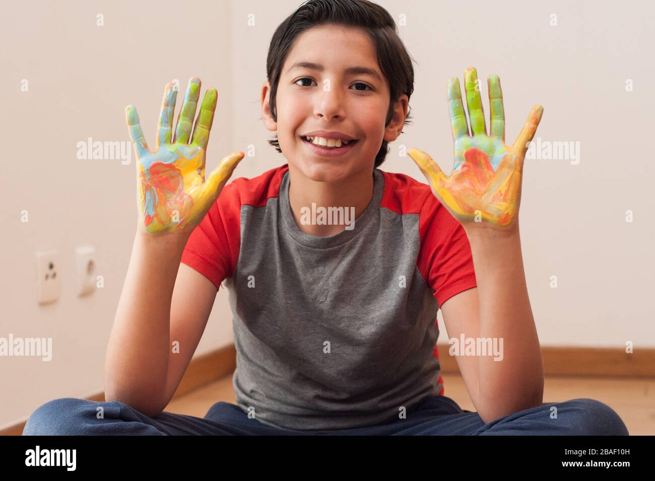 Boy doing arts and crafts activity hi-res stock photography and images ...