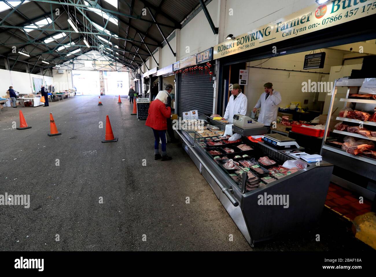 A mostly empty farmers market hi-res stock photography and images - Alamy