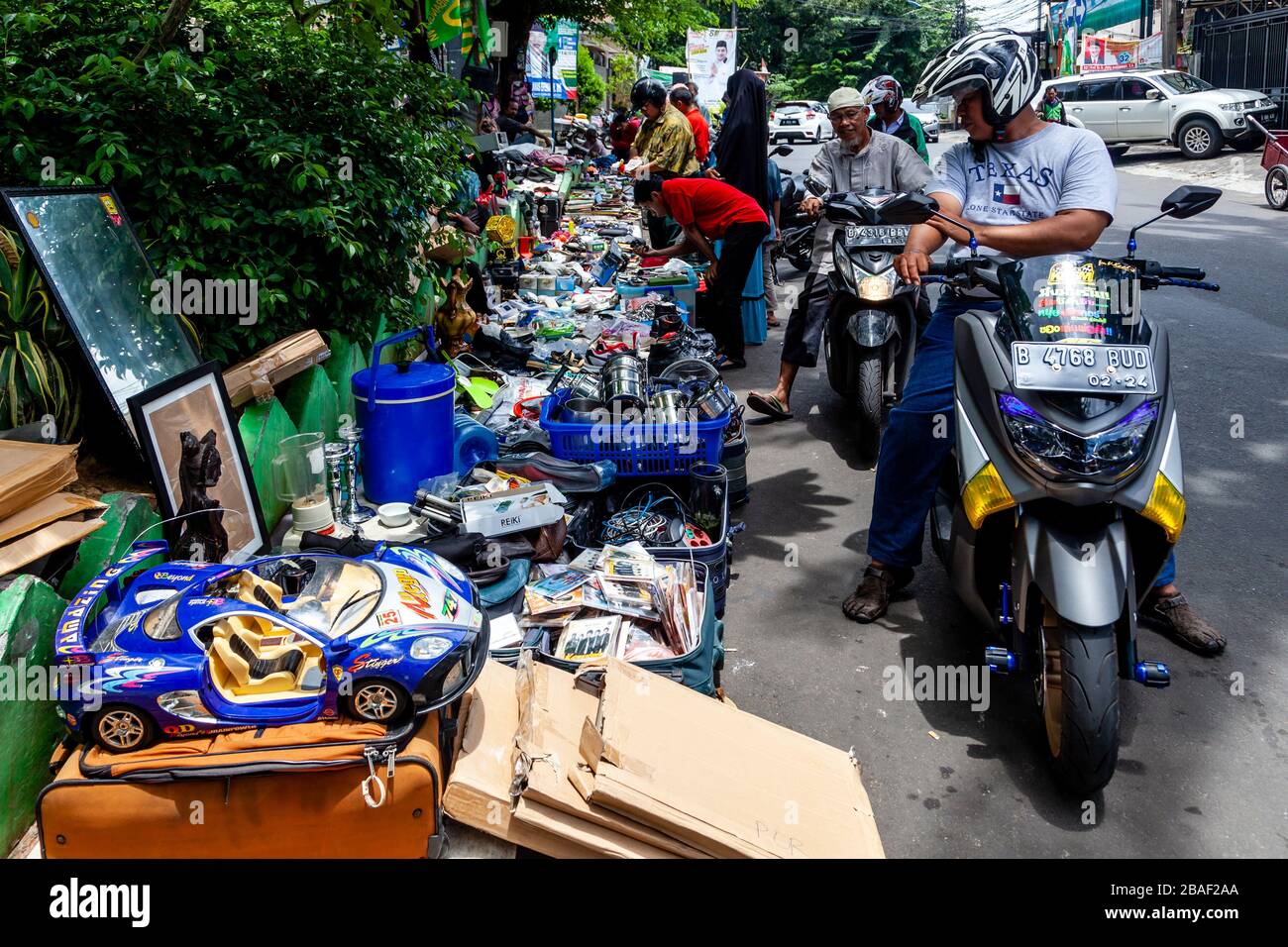 Indonesian People Looking At Pre Owned and New Items That Are For Sale ...