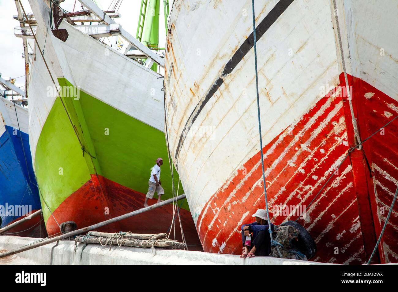 Traditional Wooden Sailing Ships (Pinisi) At Sunda Kelapa Old Port ...