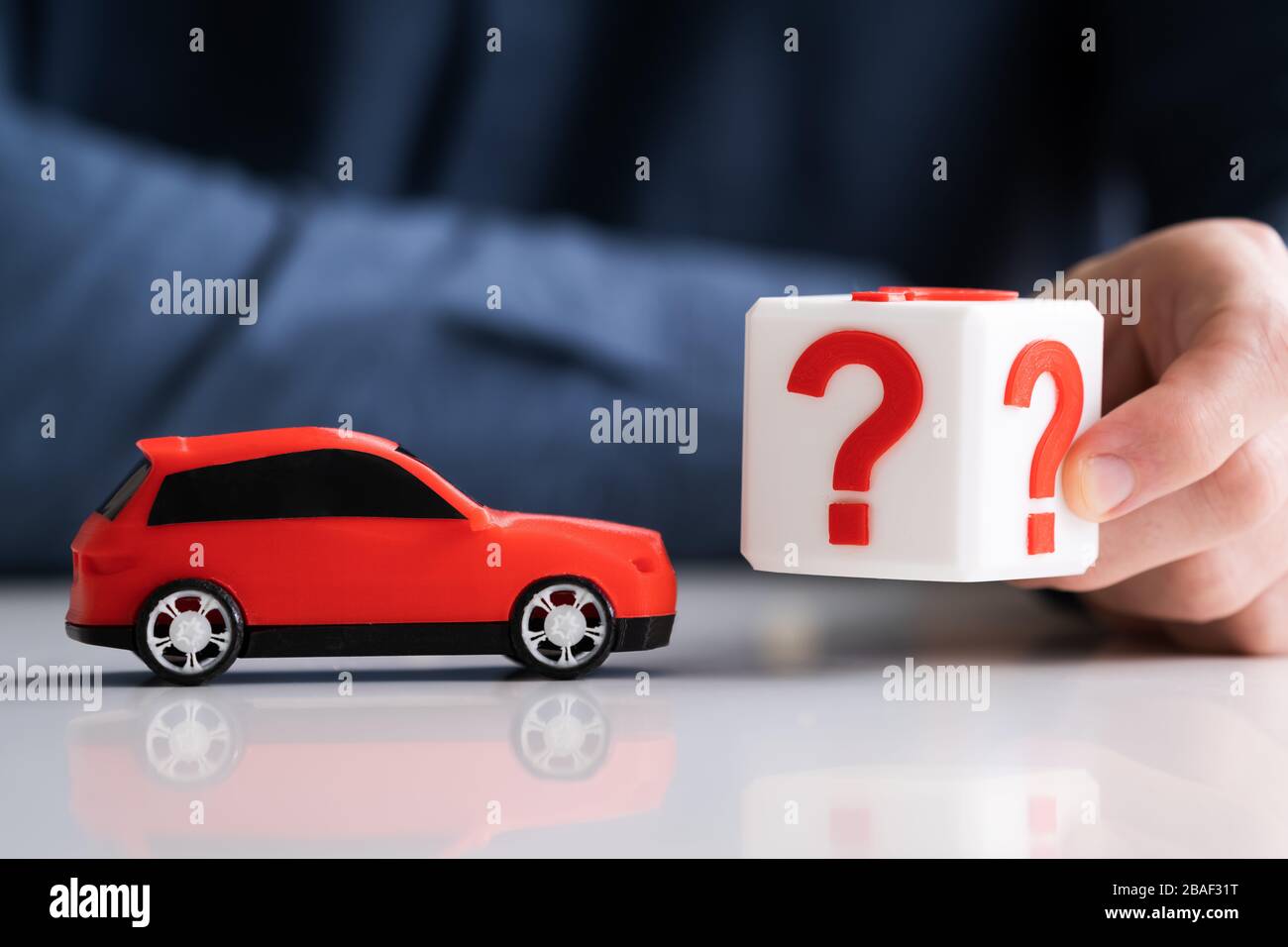 Car question mark hi-res stock photography and images - Alamy