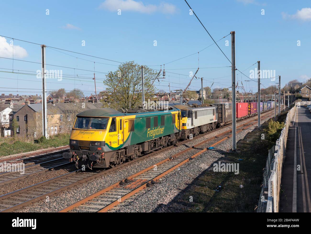2 Freightliner class 90 electric locomotives 90042 + 90047 passing ...