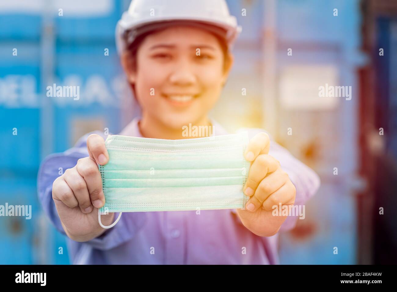 Dust Mask Girl Stock Photos & Dust Mask Girl Stock Images - Alamy