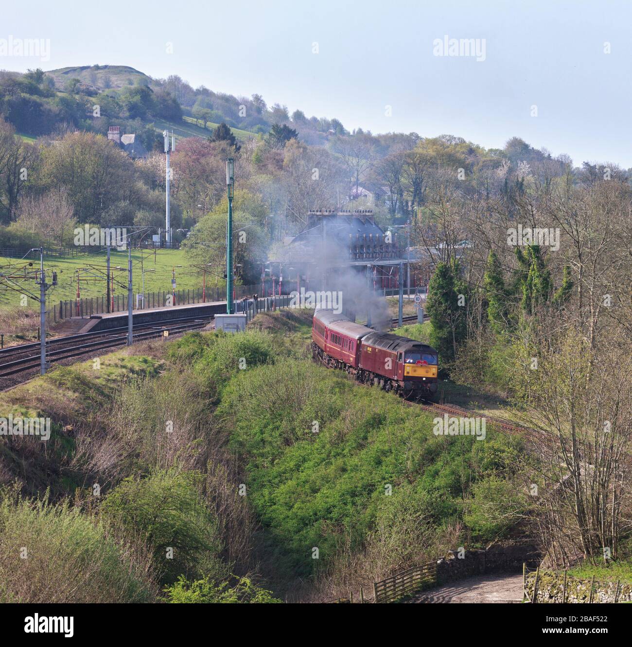 West Coast Railway class 47 locomotive 47826 departing from Oxenholme ...