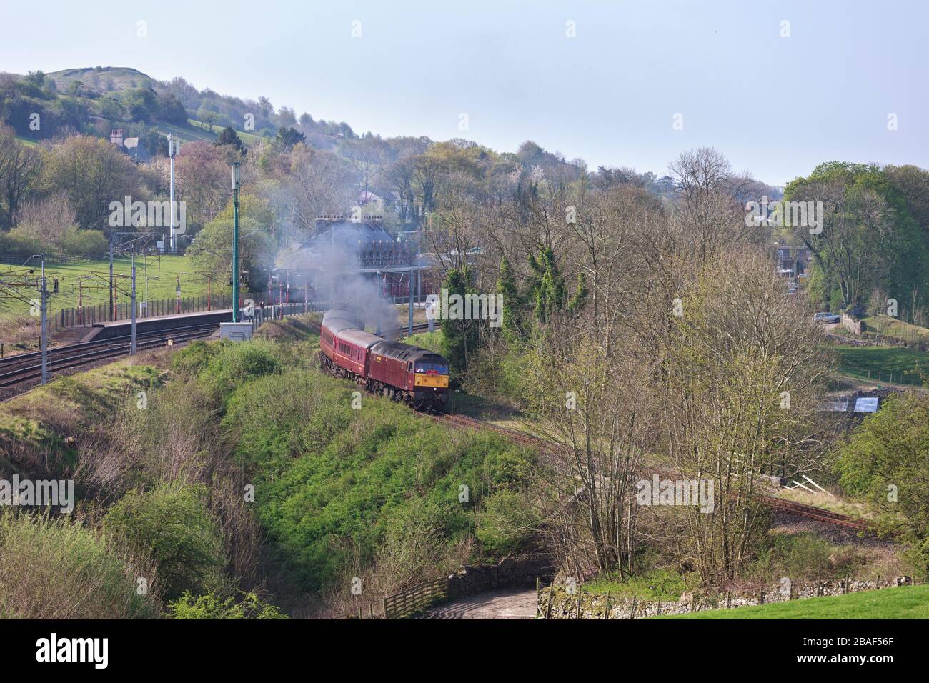 West Coast Railway class 47 locomotive 47826 departing from Oxenholme ...