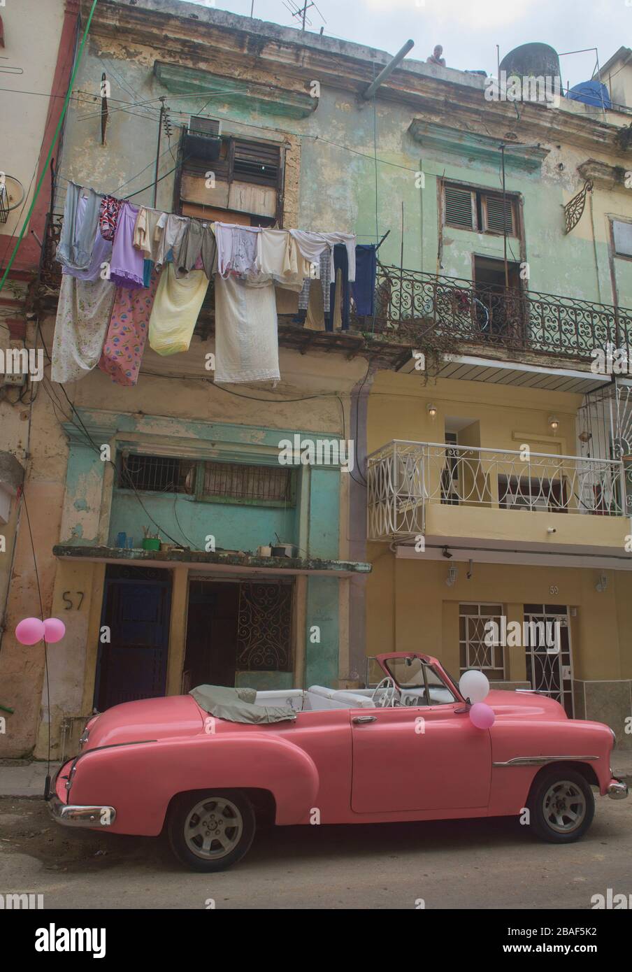 Havana slum hi-res stock photography and images - Alamy