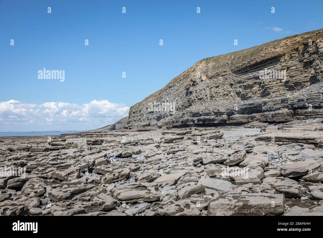Shale cliffs hi-res stock photography and images - Alamy