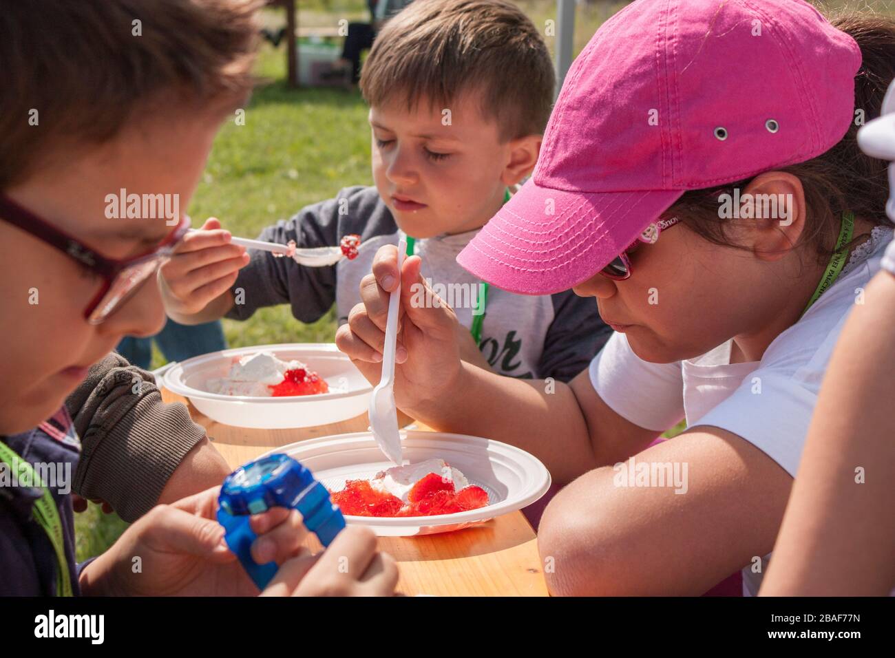 Healthy Eating Kids High Resolution Stock Photography and Images - Alamy
