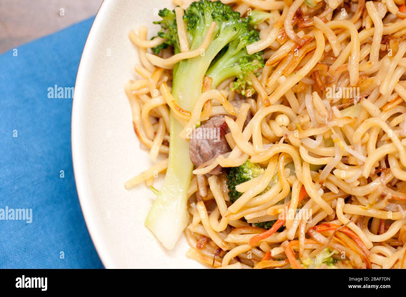 A fried vegetable chow mein Stock Photo - Alamy