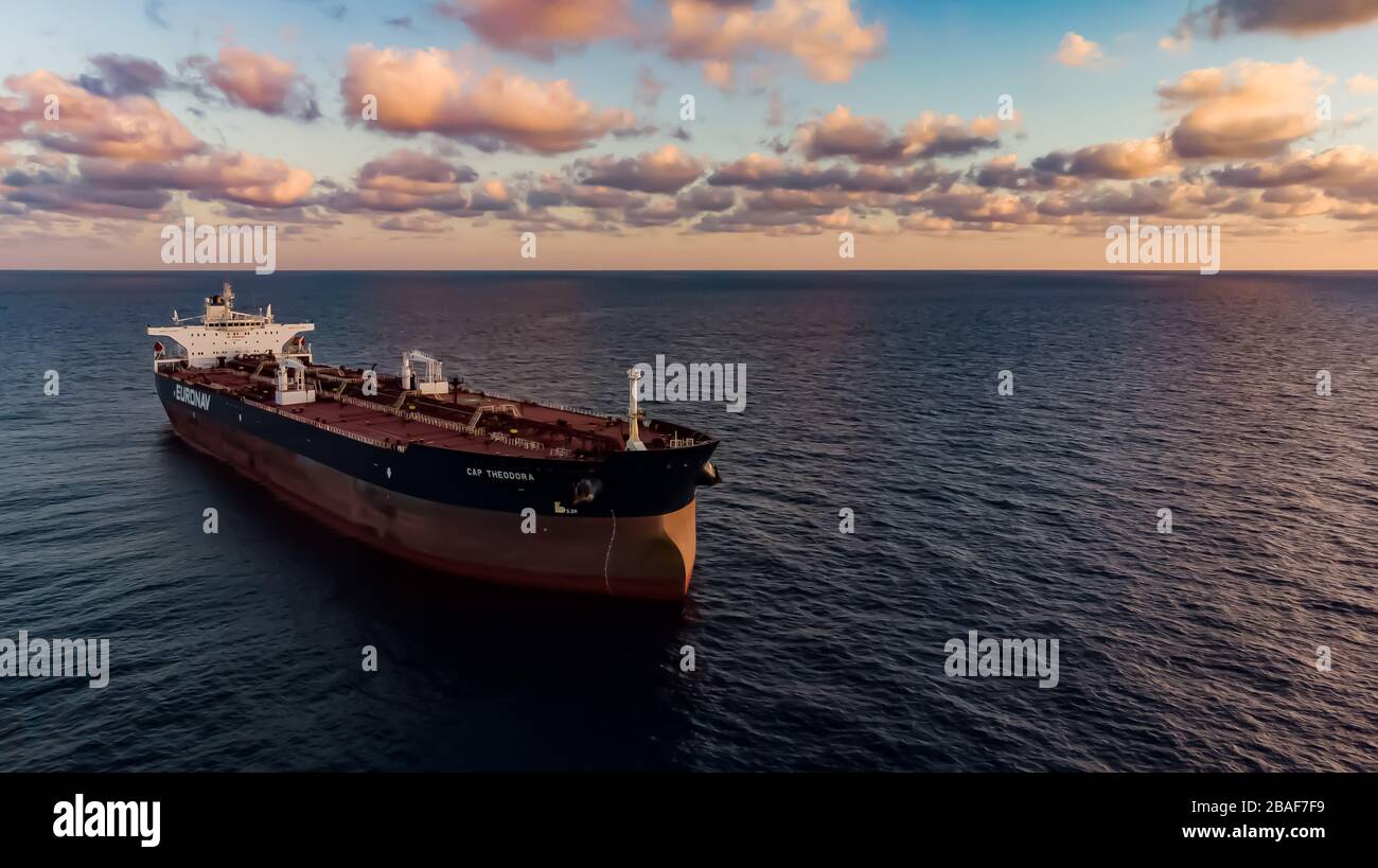 Oil tanker in the ocean Stock Photo - Alamy