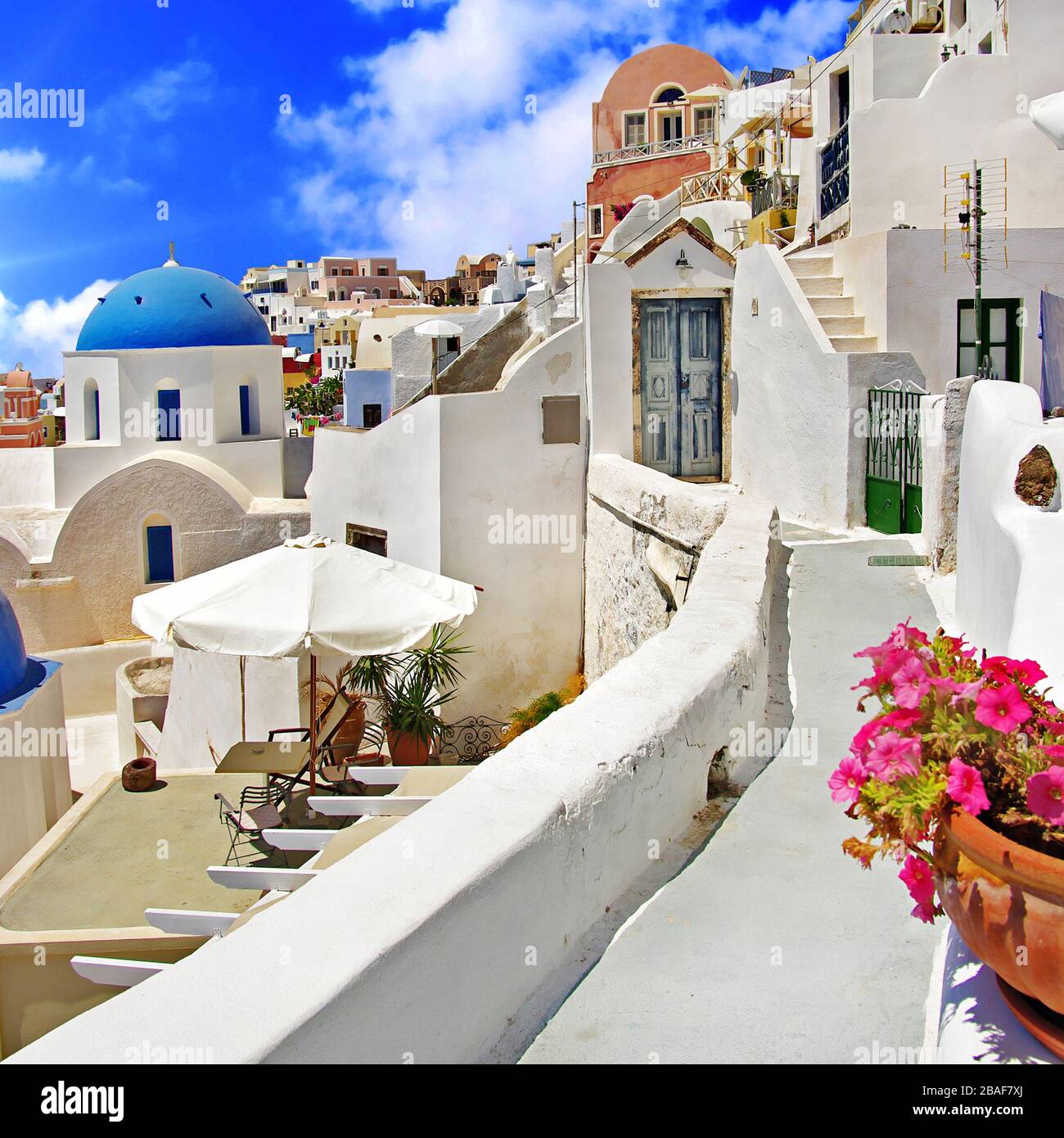 Santorini streets hi-res stock photography and images - Alamy