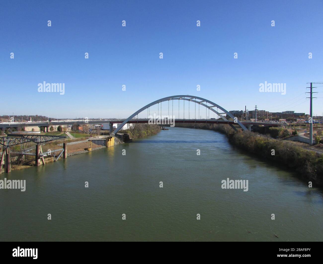 Korean War Veterans Memorial Bridge at Nashville over the Cumberland ...