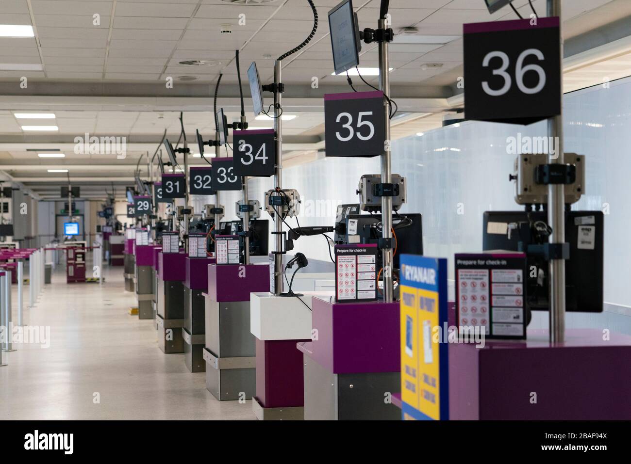 Covid airport scotland check in hi-res stock photography and images - Alamy