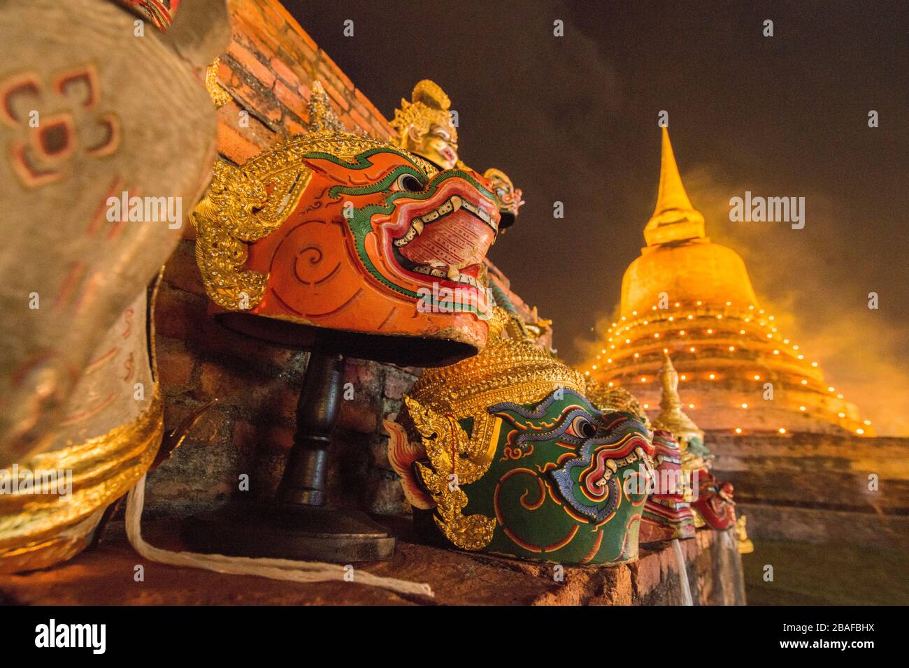 Thai masks hi-res stock photography and images - Alamy