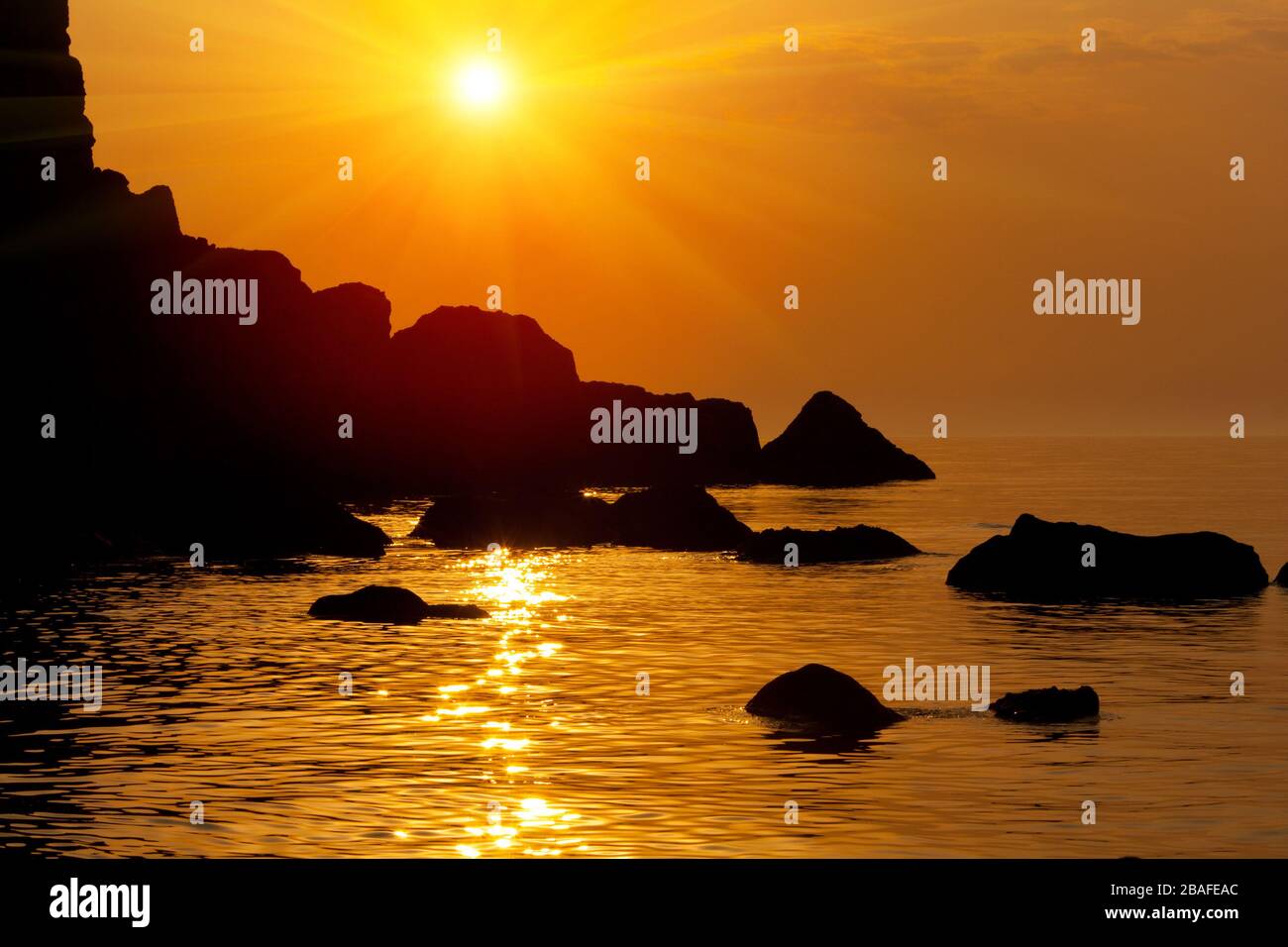 Orange hot sun light beams hi-res stock photography and images - Alamy