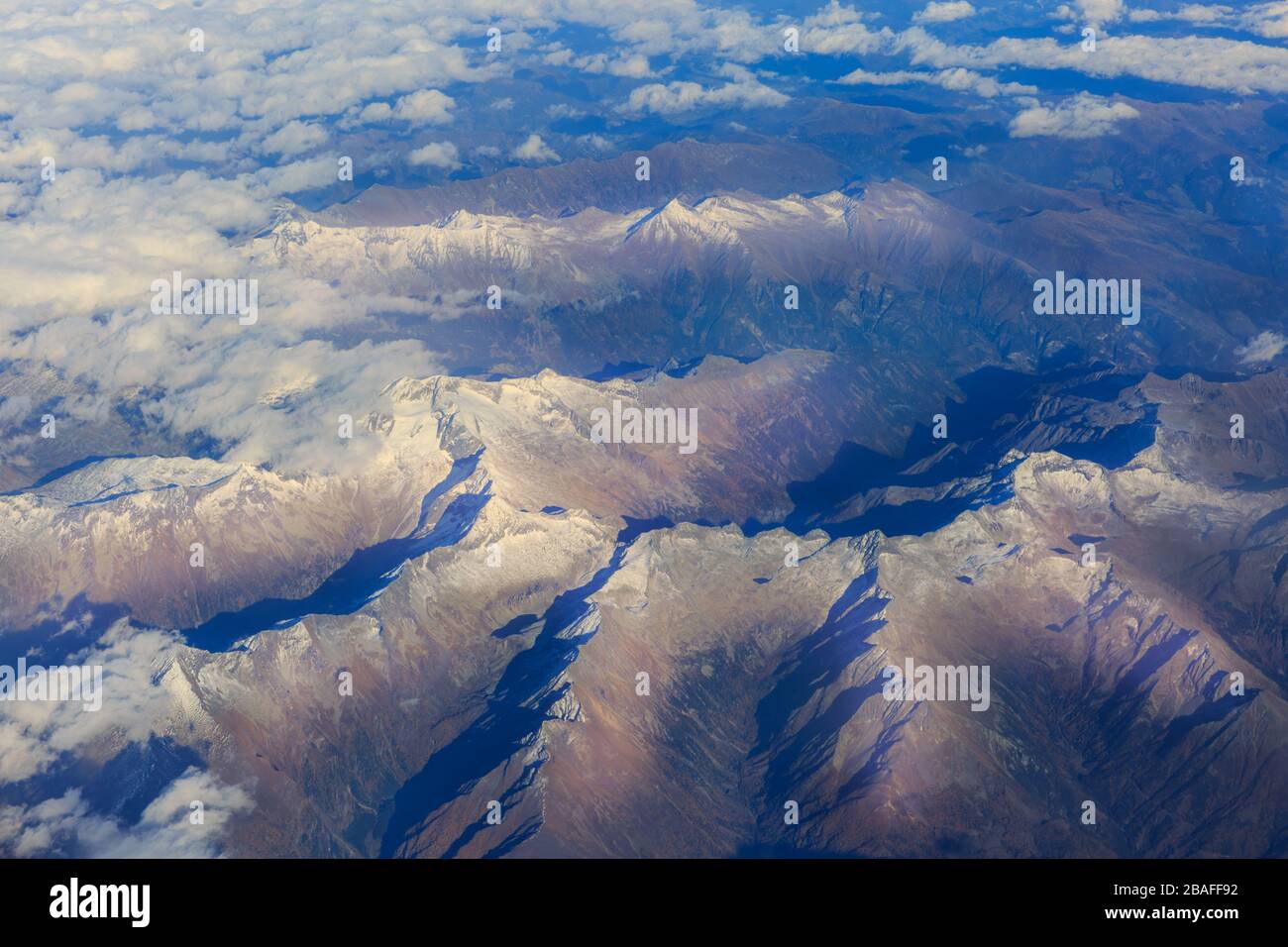 Luftbild alpen hi-res stock photography and images - Alamy