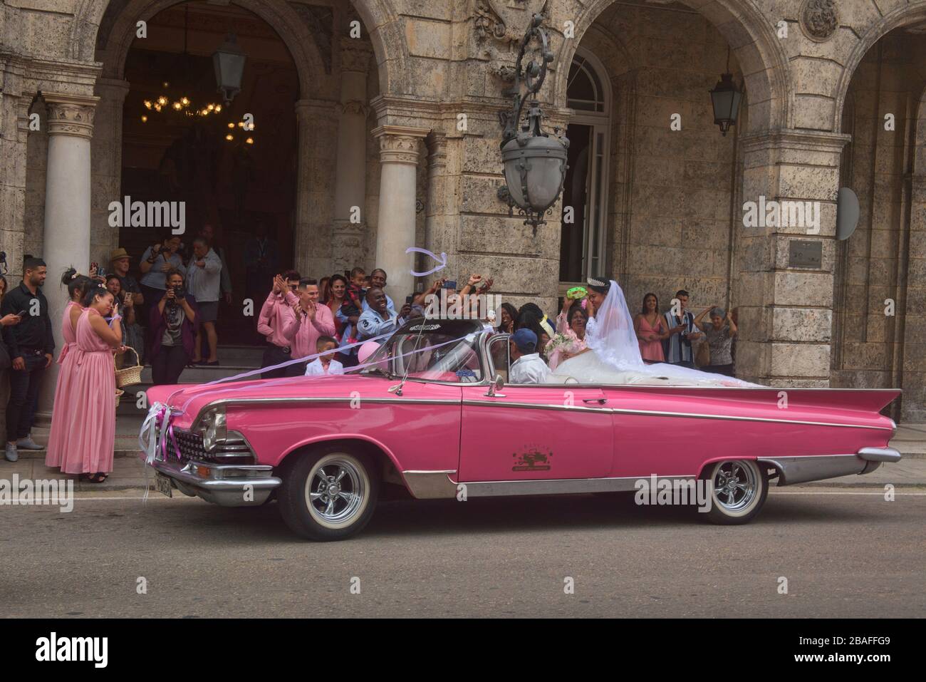Wedding cuba hi-res stock photography and images - Alamy