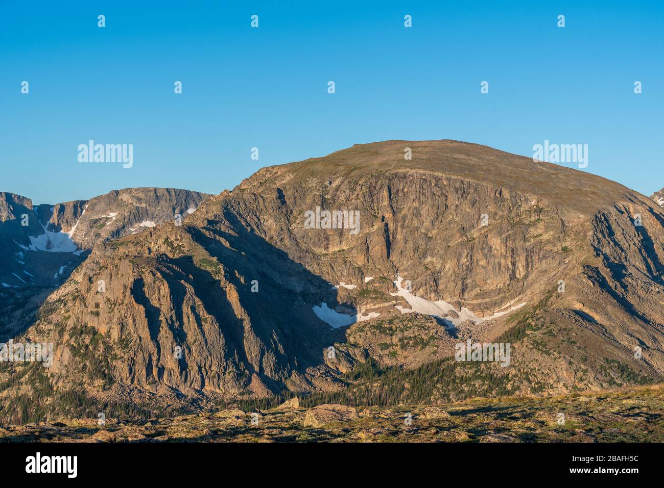 Rounded mountain hi-res stock photography and images - Alamy
