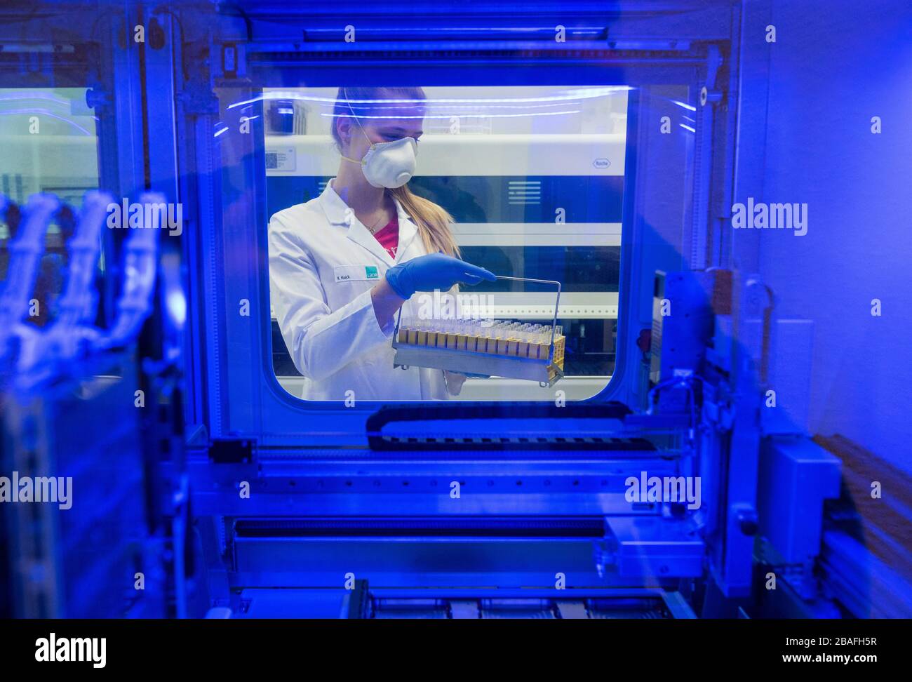 Large scale device hi-res stock photography and images - Alamy