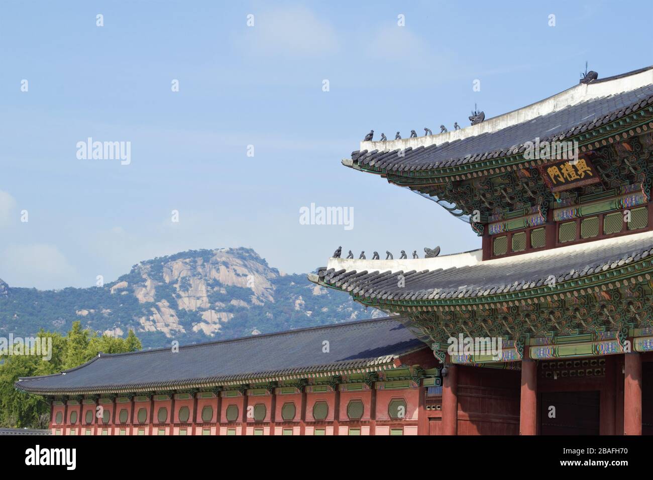 Korean Traditional Gate High Resolution Stock Photography and Images ...