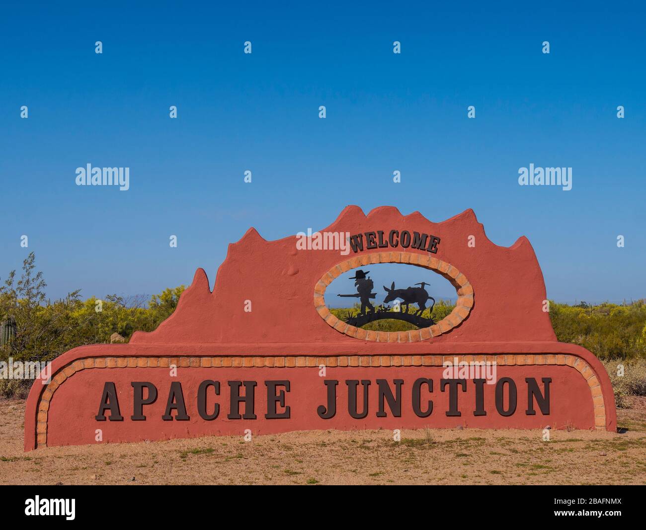 Trail junction sign hi-res stock photography and images - Alamy