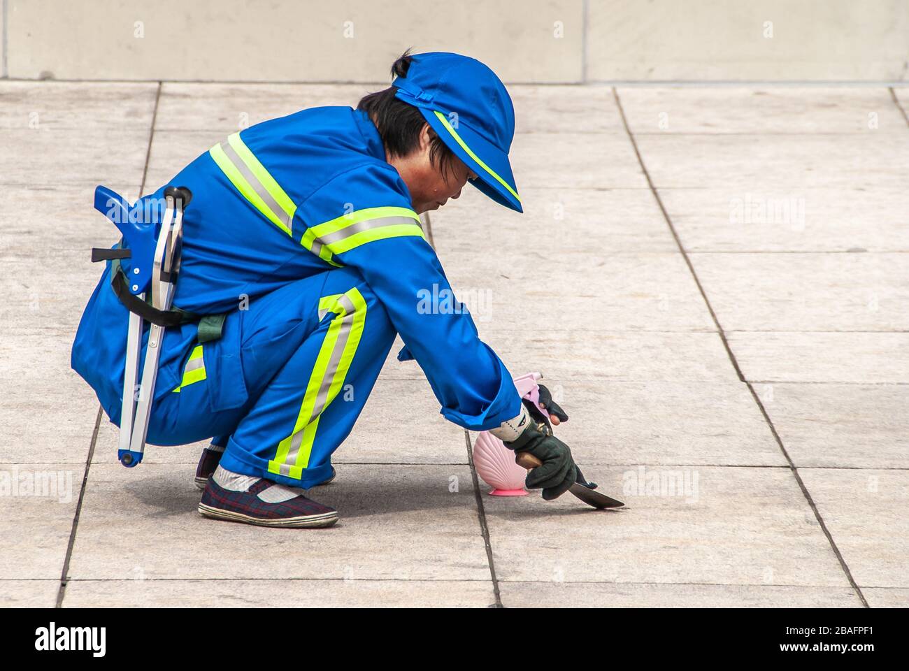 China shanghai street sweeper hi-res stock photography and images - Alamy