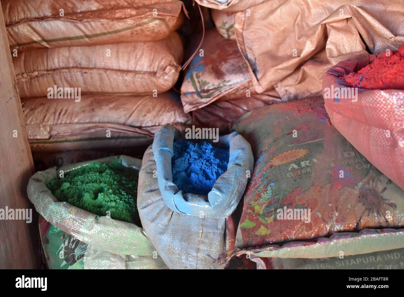 Dyeing india hi-res stock photography and images - Alamy