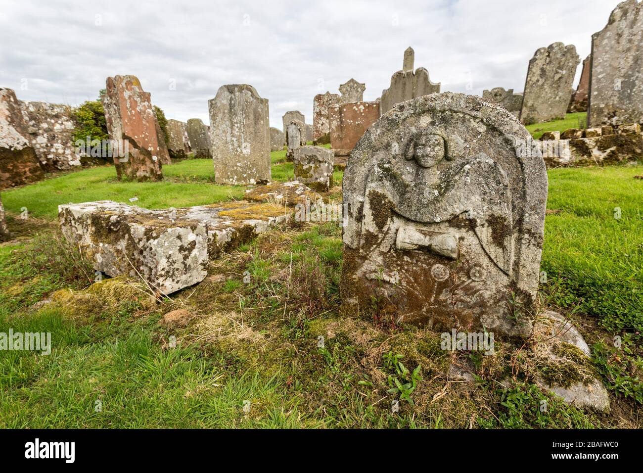 Woman and children carved gravestone, Old Castleton Cemetery ...