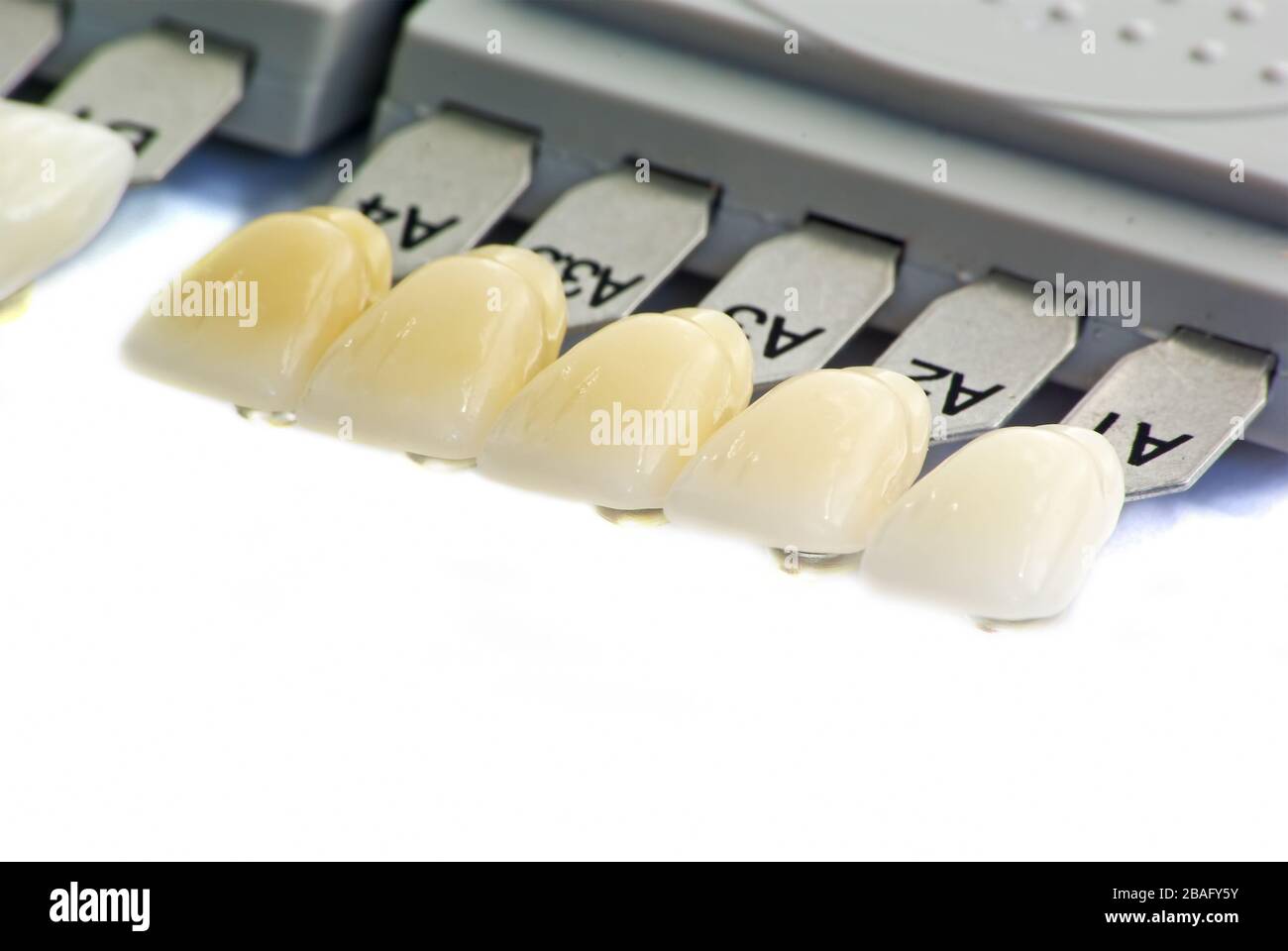 Teeth shade guide hi-res stock photography and images - Alamy