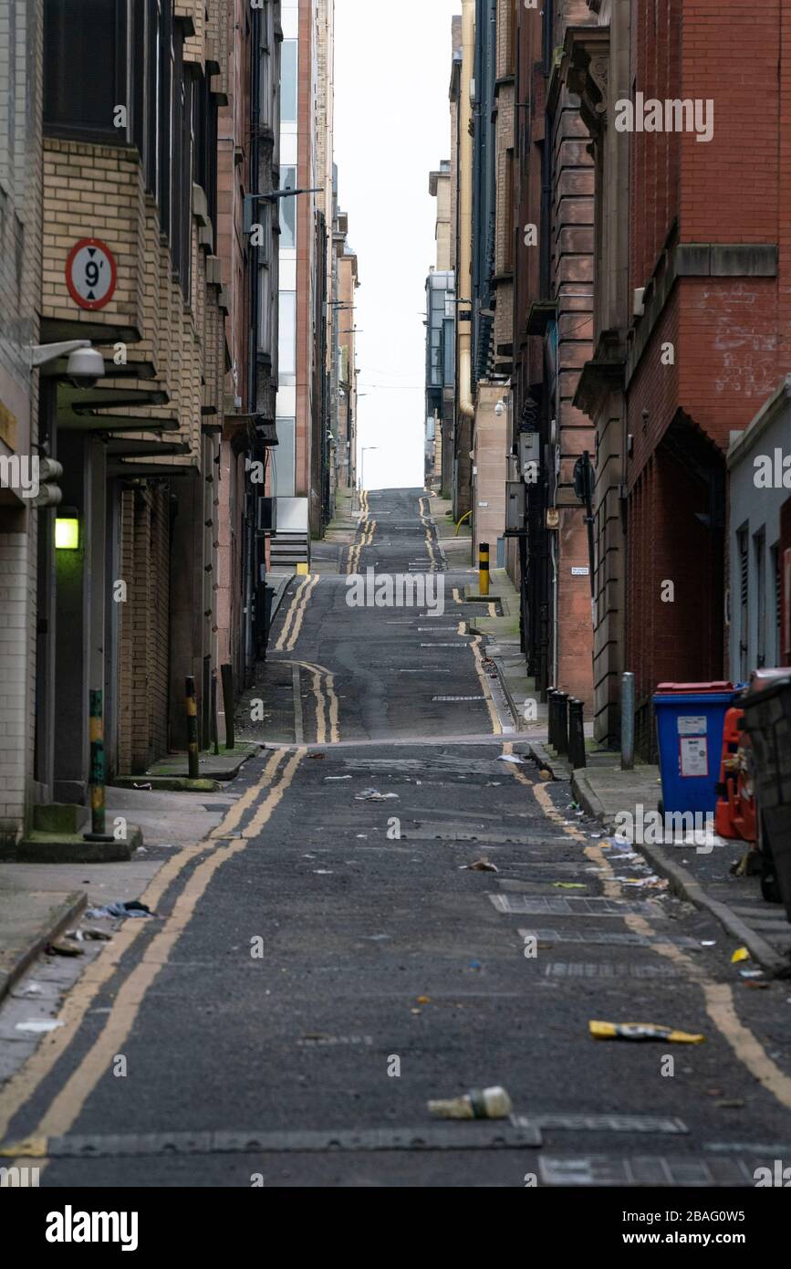 Alleyway uk hi-res stock photography and images - Alamy
